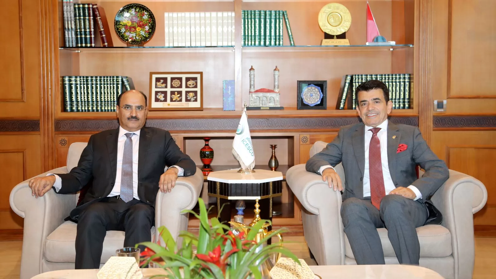 ICESCO Director-General receives former Director-General of ALECSO - ICESCO